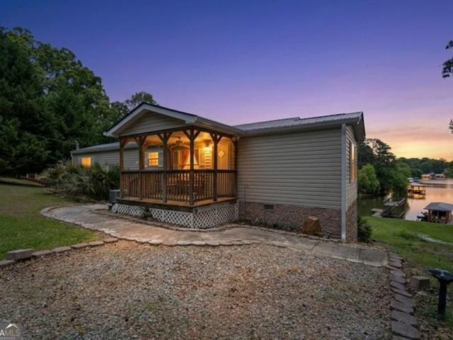200 Possum Point Dr, Eatonton, GA 31024