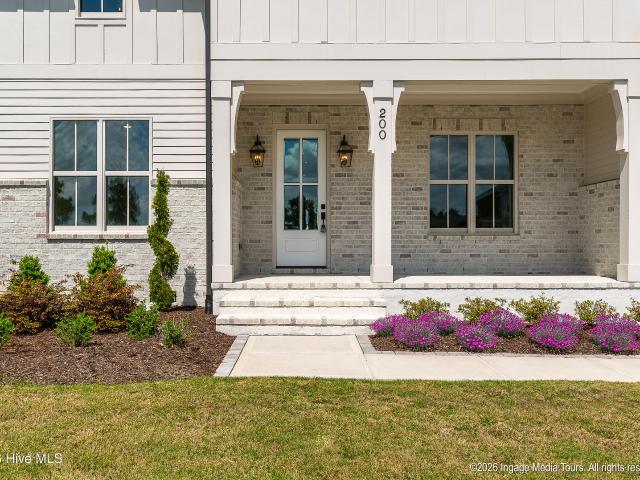 200 Pine Tree Point