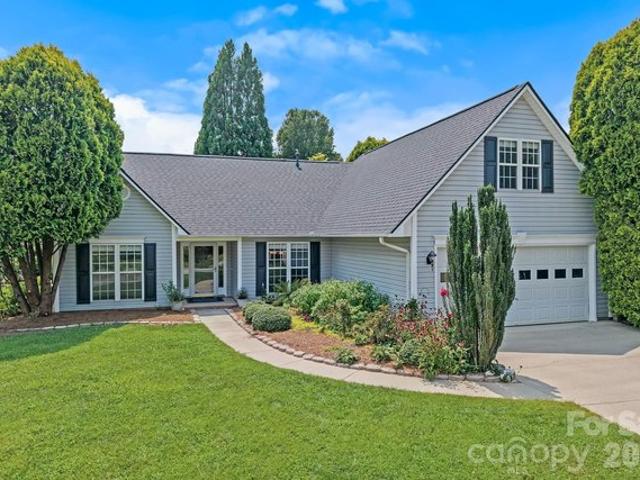 200 Planters Creek Rd, Fletcher, NC 28732