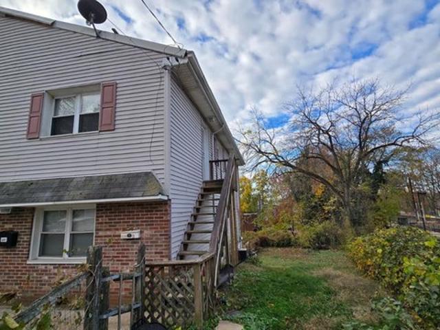 200 Robbins St, Philadelphia, PA 19111