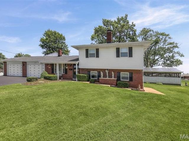 200 Rosemary Dr, Collinsville, IL 62234