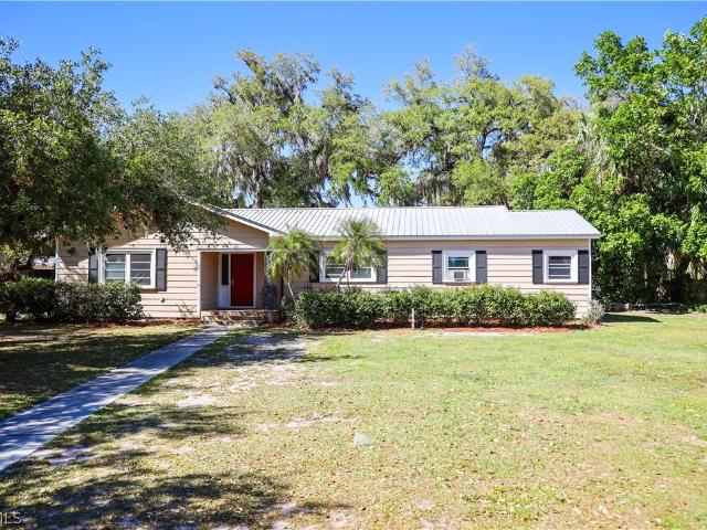 200 Riverview Dr, LaBelle, FL 33935 | MLS #2026008 | Compass