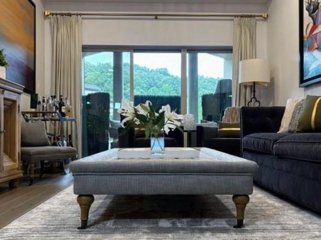 200 River Vista Drive 727