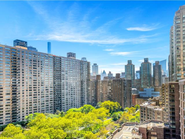 200 RIVERSIDE Boulevard 15E