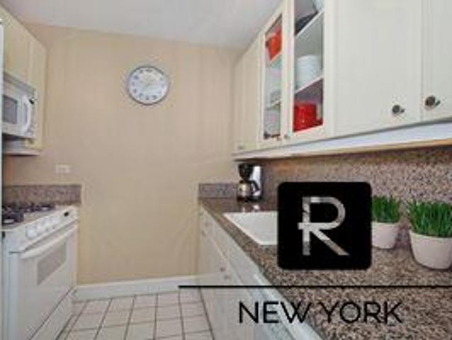 200 Riverside Boulevard, Unit 408