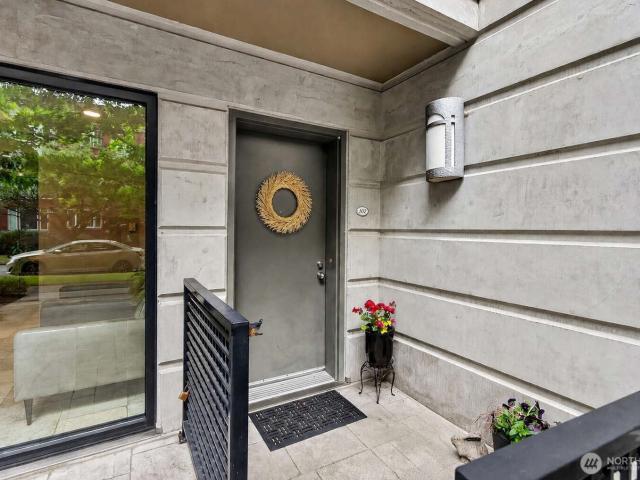 200 W Comstock Street # 102