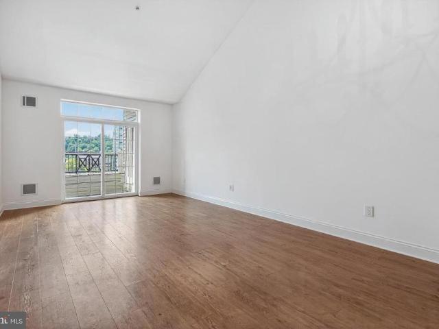 200 W Elm Street # 1412