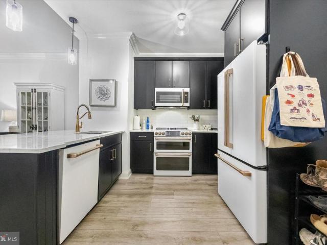 200 W Elm Street # 1428