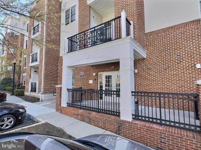 200 W Elm Street # 1210