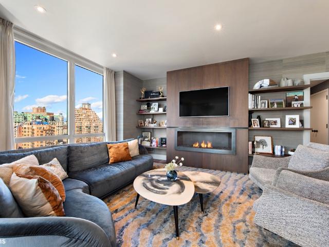 200 W END Avenue 19B