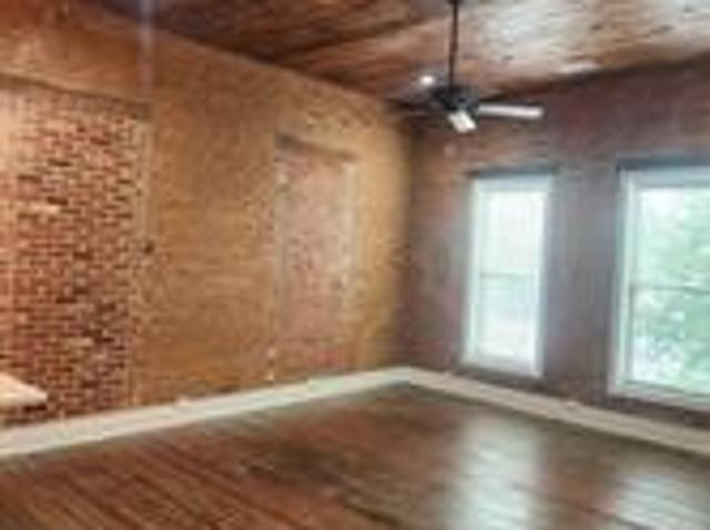 200 W Knox Street # 201