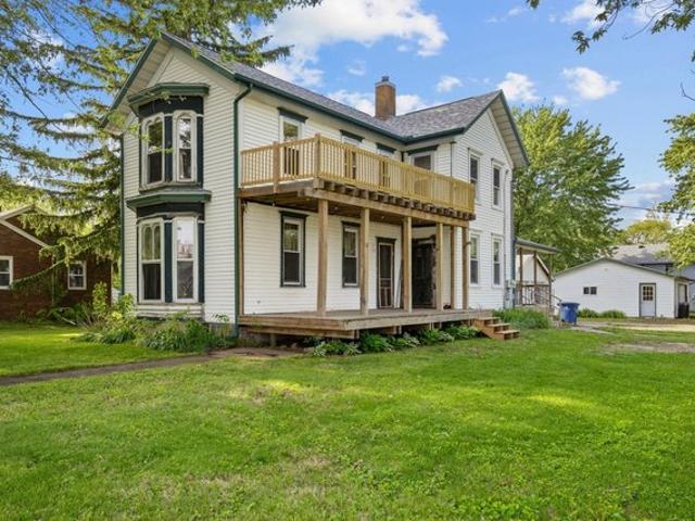 200 W Locust St, Cambridge, IL 61238