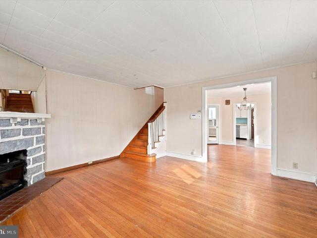 200 W Plumstead Avenue