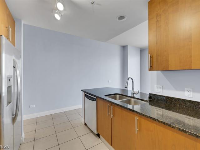 200 W Sahara Avenue 2909