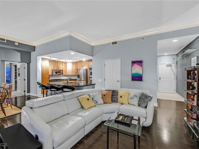200 W Sahara Avenue 3907