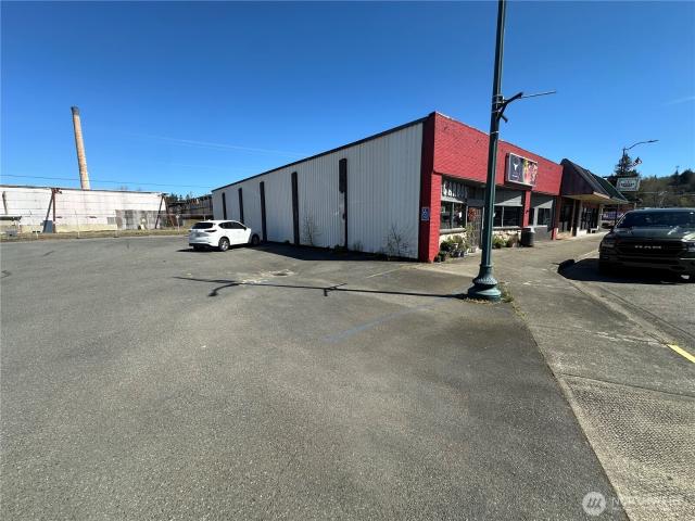 200 W Simpson Avenue