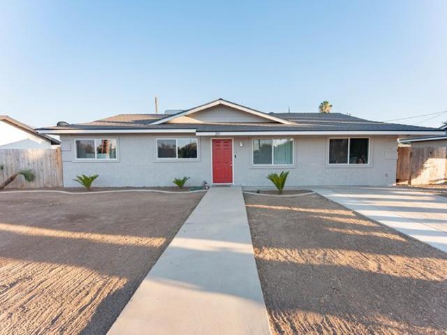 200 W Sierra Way, Dinuba, CA 93618