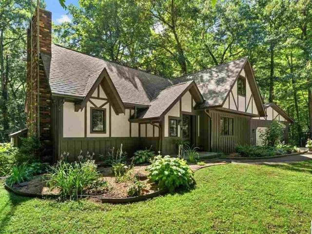 200 W Sweetbriar Woodds Ave, West Terre Haute, IN 47885