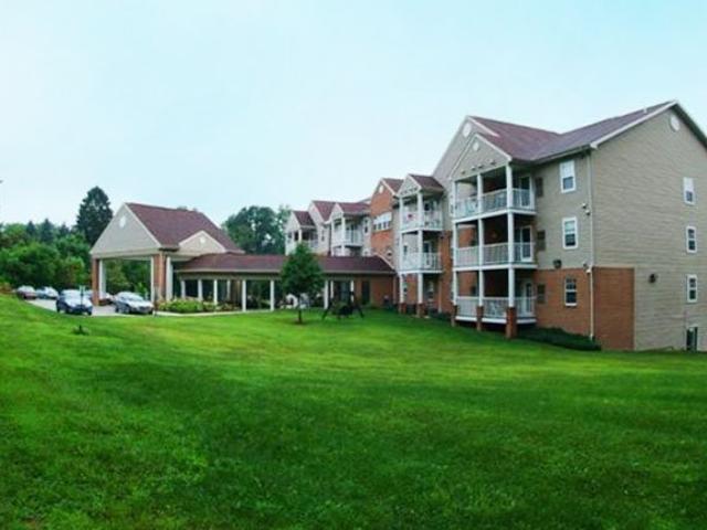 200 Woodland Court, 2 beds, 1 full bath