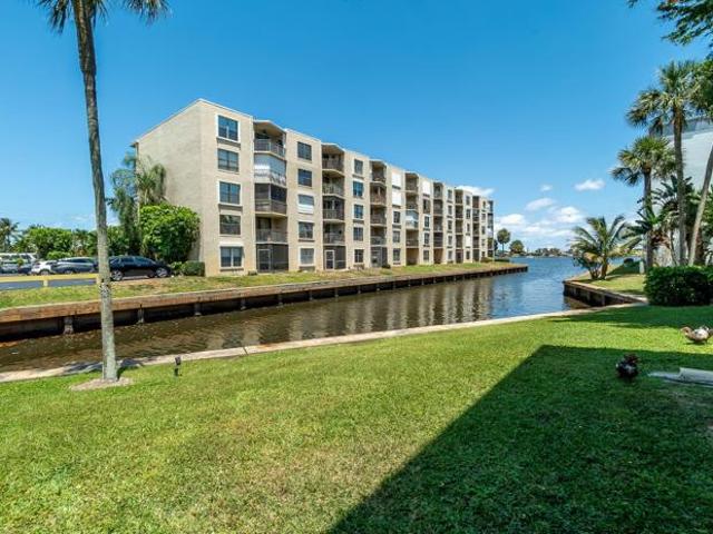 200 Waterway Dr S #105, Lantana, FL 33462