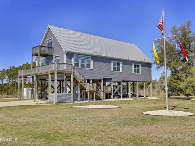 200 Waterway Dr, Sneads Ferry, NC 28460