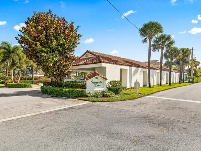 200 Waterway Rd Apt 104, Tequesta, FL 33469