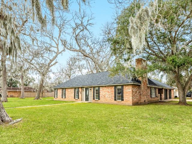 200 Wentworth Dr, West Columbia, TX 77486 | MLS #34372 | Compass