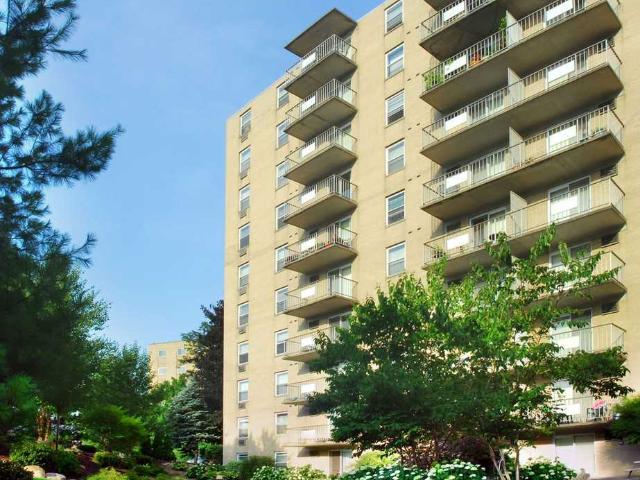 200 West Apartments 1 Bedroom Apartment for Rent at 20201 Lorain Rd, Fairview Park, OH 44126 Fairview Park