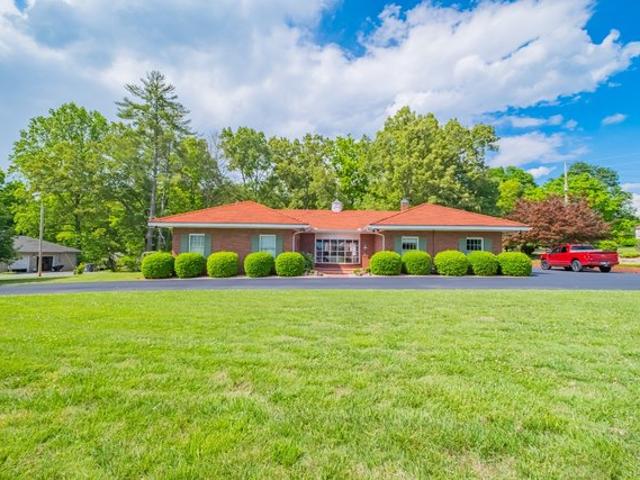 200 Westbrook Ln, McMinnville, TN 37110