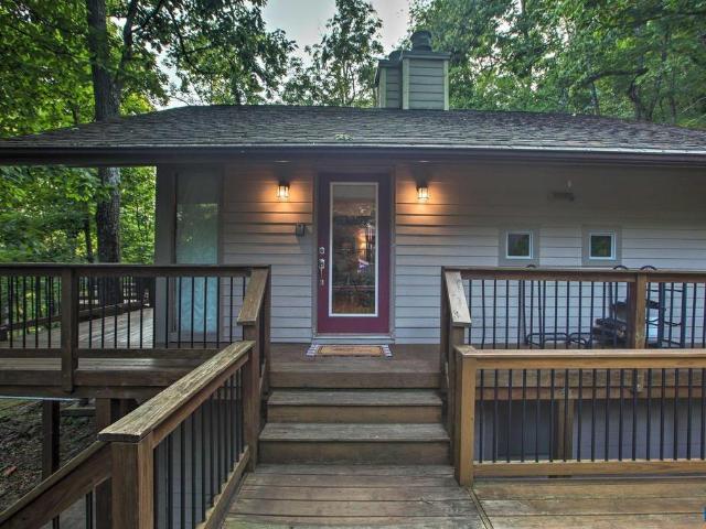 200 White Oak Dr
