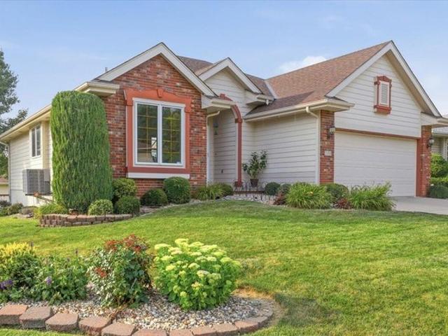 200 Winchester Cir, Council Bluffs, IA 51503