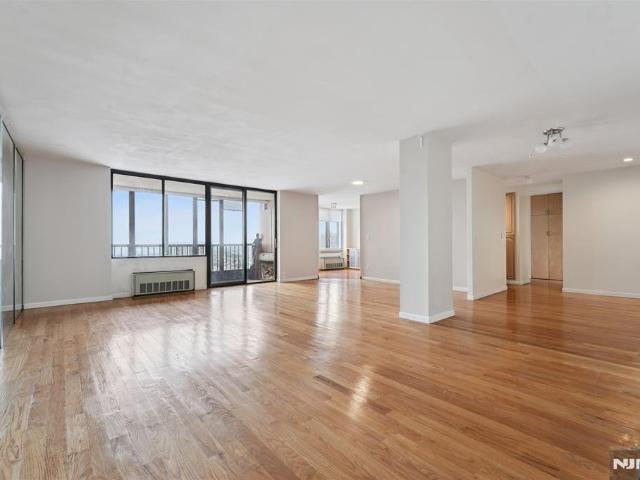 200 Winston Dr, Unit 1902, Cliffside Park, NJ 07010 | MLS #26004 | Compass