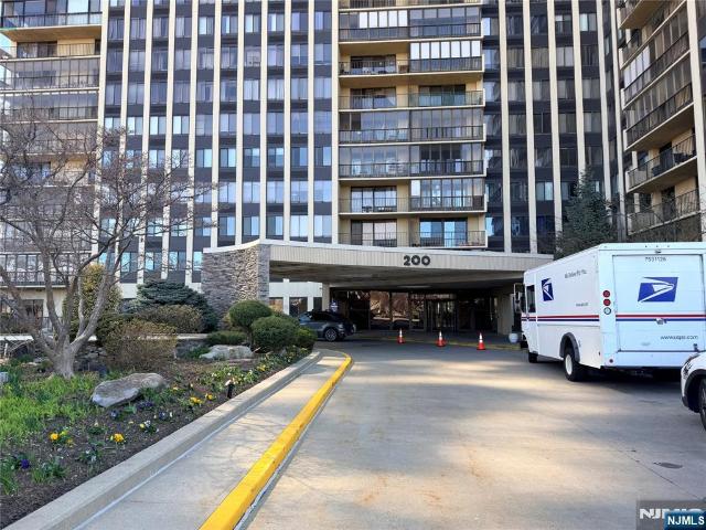 200 Winston Dr, Unit 1014, Cliffside Park, NJ 07010 | Compass