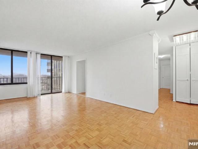 200 Winston Dr, Unit 617, Cliffside Park, NJ 07010 | MLS #26008 | Compass