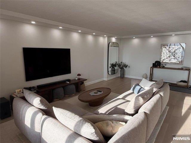 200 Winston Dr Apt 1205, Cliffside Park, NJ 07010