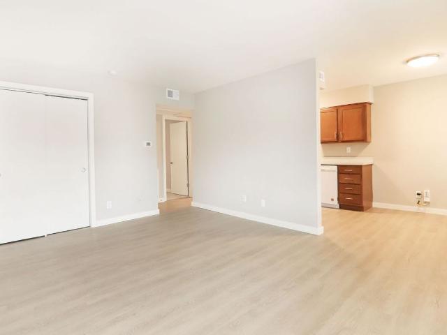 200 The Ascent1555 Studio Apartment for Rent at 1555 Eastland Pkwy, Lexington, KY 40505 Eastland Parkway