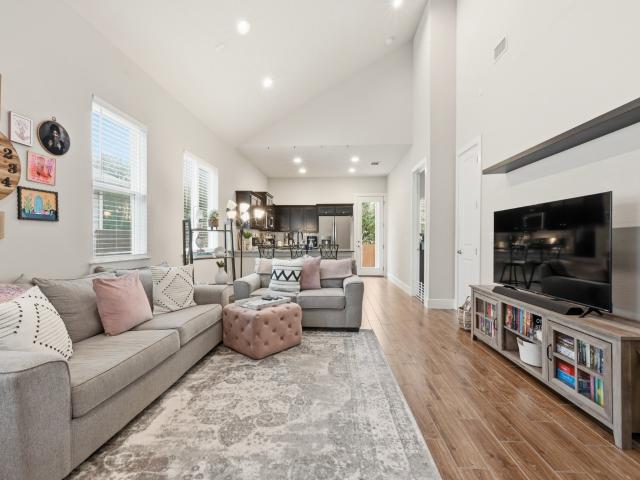 200 Virtus Bnd, Unit 200, Austin, TX 78745 | MLS #4792 | Compass