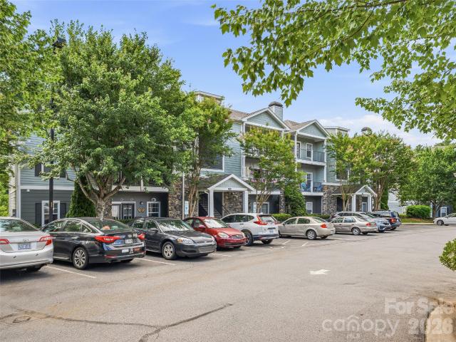 200 Vista Lake Drive # 301