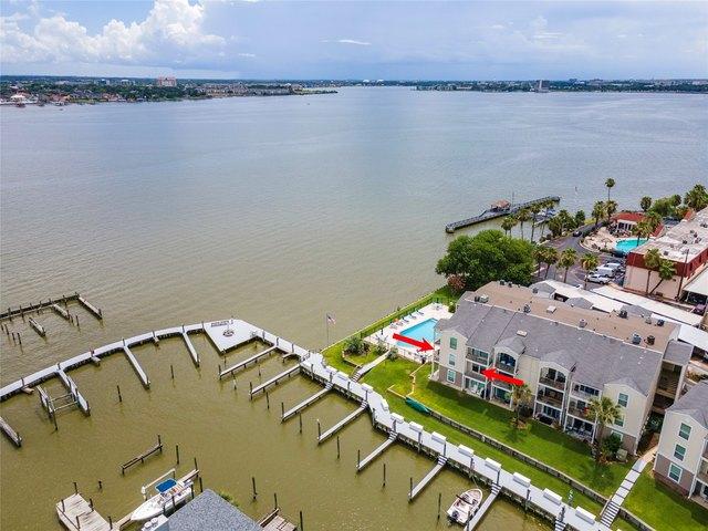 200 Yacht Club Ln Unit 200, El Lago, TX 77586
