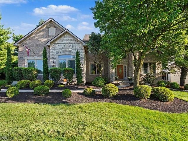 20143 Kylemore Dr, Strongsville, OH 44149