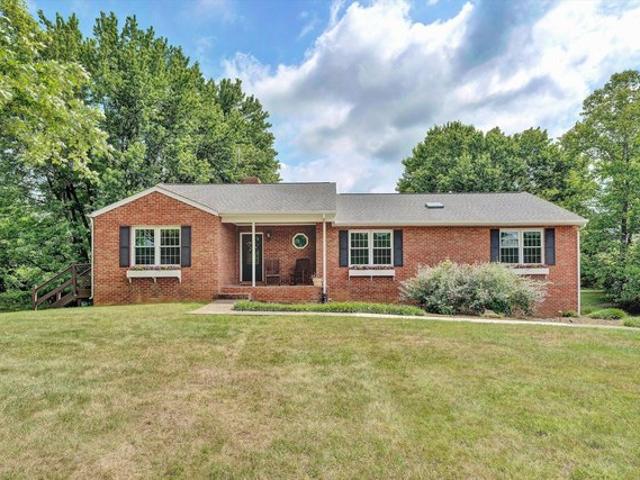 2014 Etzler Rd, Troutville, VA 24175