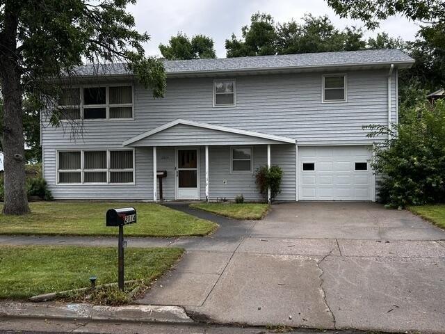 2014 E Erskine St, Pierre, SD 57501