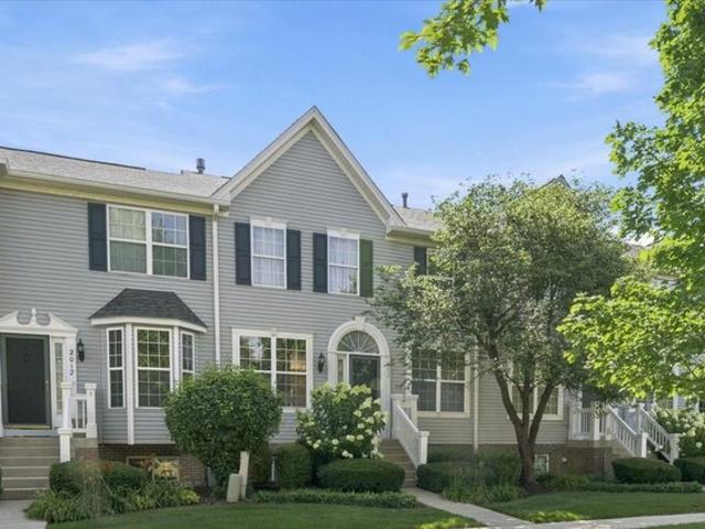 2014 Peterson Pl, Batavia, IL 60510