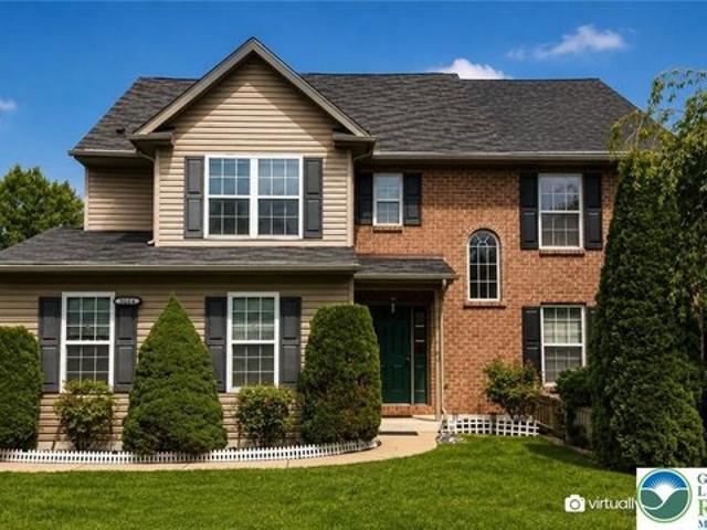2014 Rolling Meadow Dr, Macungie, PA 18062