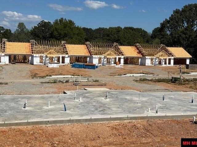 2014 Silver Bay Ct, Mountain Home, AR 72653