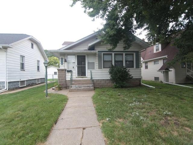 2014 33rd St, Rock Island, IL 61201