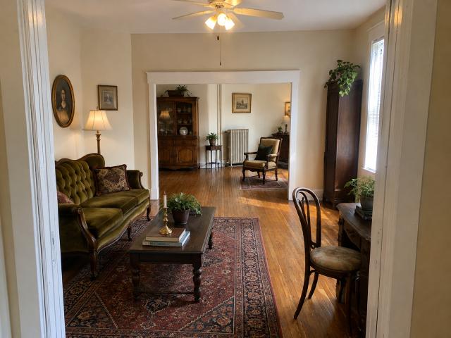 2014CHE Studio Apartment for Rent at 2014 Cherokee Pkwy, Louisville, KY 40204 Cherokee Triangle
