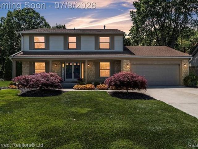 20155 Wayne Rd, Livonia, MI 48152