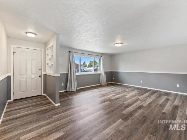 2015 Meadow Ave