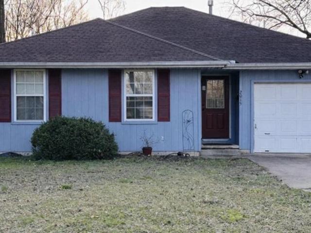 2015 N Benton Ave, Springfield, MO 65803
